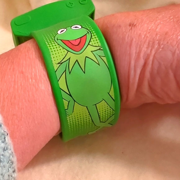 Disney | Other | Rare Kermit The Frog Slap Writ Band Nano Ipod 6 ...